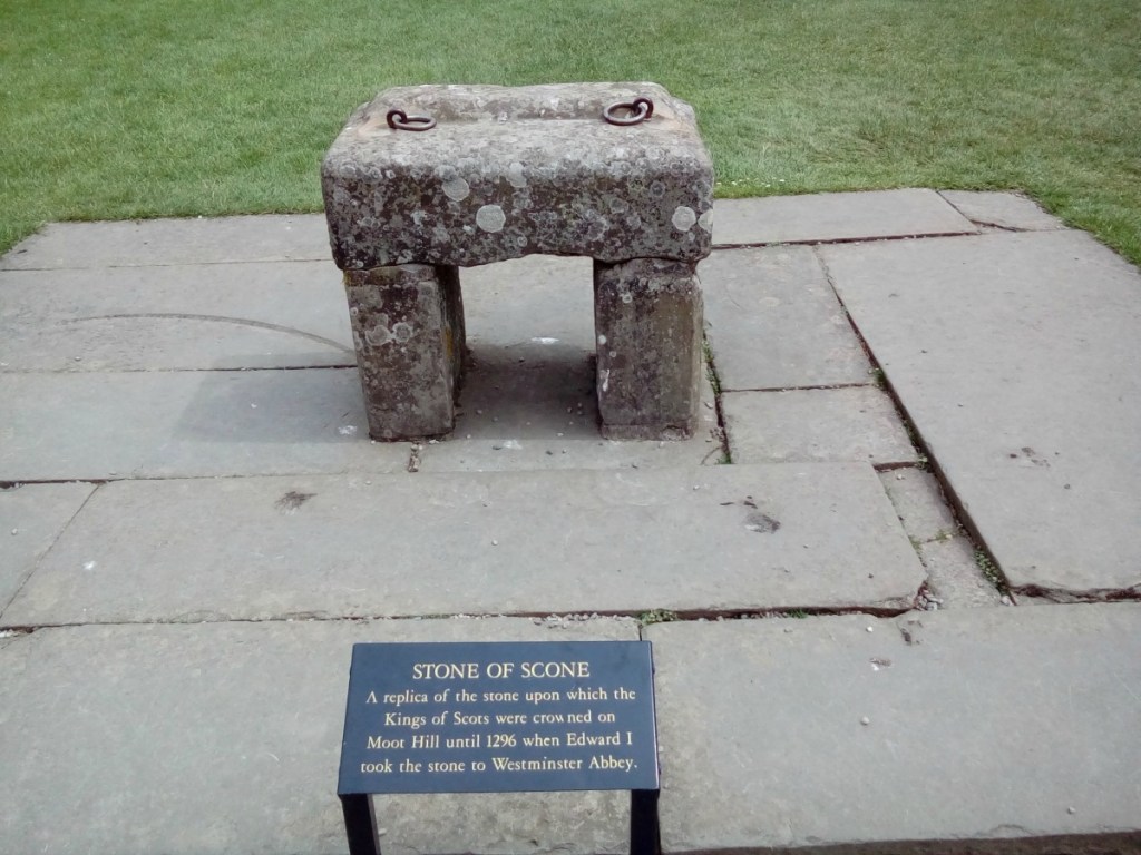 Scone Palace and the Stone of Destiny – JWalking