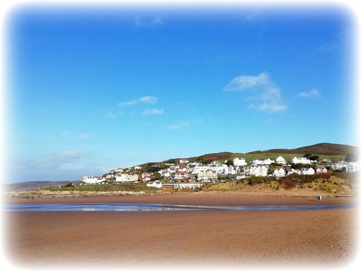 Beachcombing at Putsborough Sands – JWalking